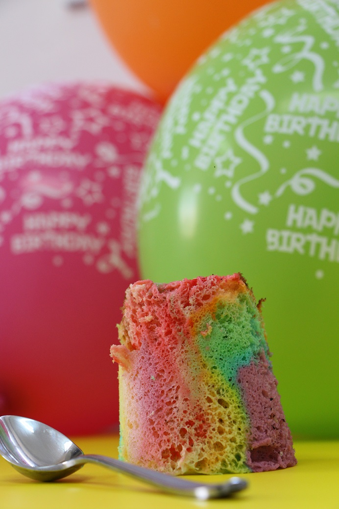 Rainbow Birthday Microwave Sponge – Smoothies & Sundaes